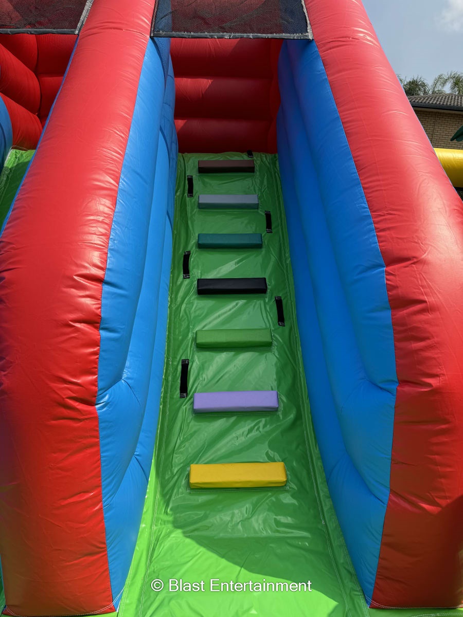 🌴 Oasis 5x7 Combo - Holds 30 Kids! - Jumping Castle Hire in Brisbane ...